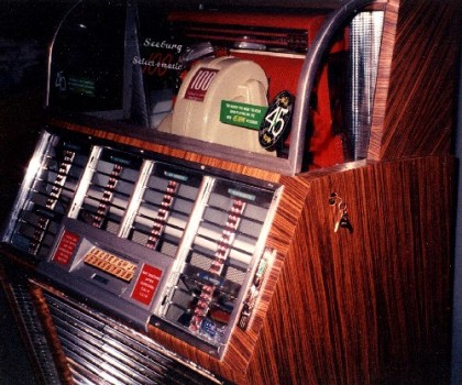 Seeburg Jukebox Restoration and Repair, St Louis